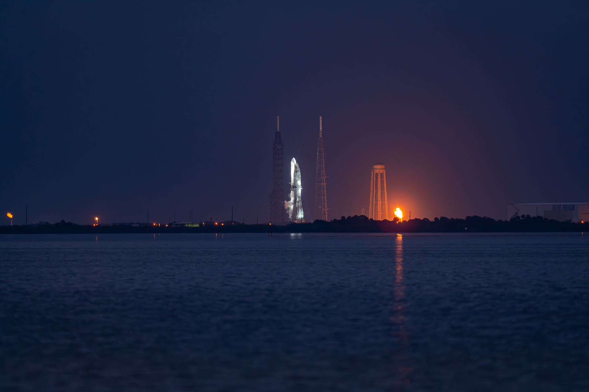 Blue Origin Lights Up New Glenn During Static Fire Test - The Space ...