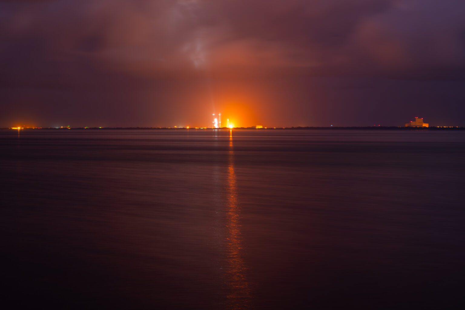 Blue Origin Lights Up New Glenn During Static Fire Test - The Space ...